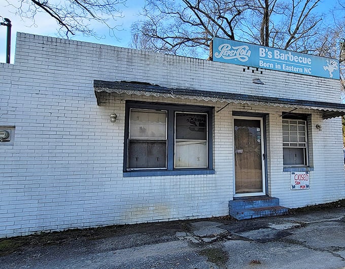 The modest exterior hides decades of barbecue mastery, proving that great food doesn't need fancy packaging to draw a crowd.