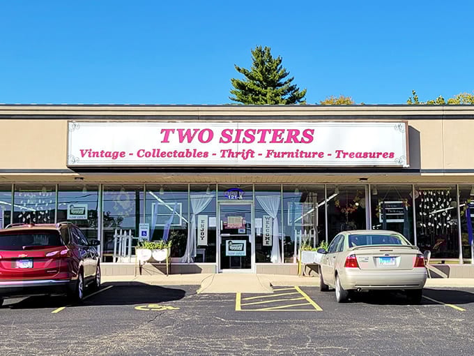 Vintage, collectables, thrift, furniture, treasures – the sign reads like a treasure map for the modern adventurer.