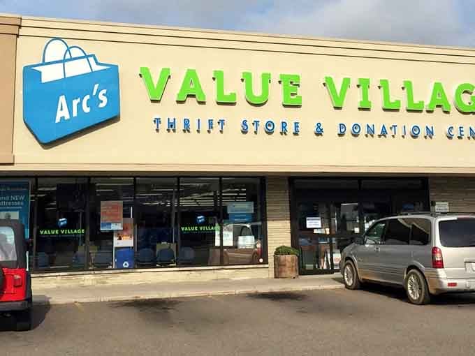 The Arc's shopping bag logo promises exactly what you'll need: something to carry home all your incredible finds.