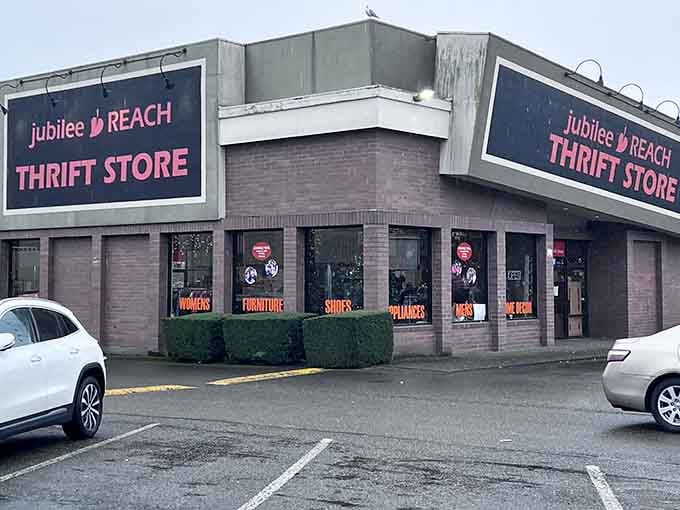 Decorative planters by the entrance hint at the home d&eacute;cor treasures waiting inside this thrifter's paradise.