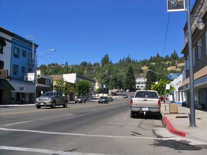 Pine-covered hills frame Main Street where traffic moves at a pace that won't spike your blood pressure.
