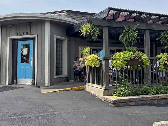 Even the parking lot arrows point you toward good decisions, specifically the ones involving excellent breakfast food.