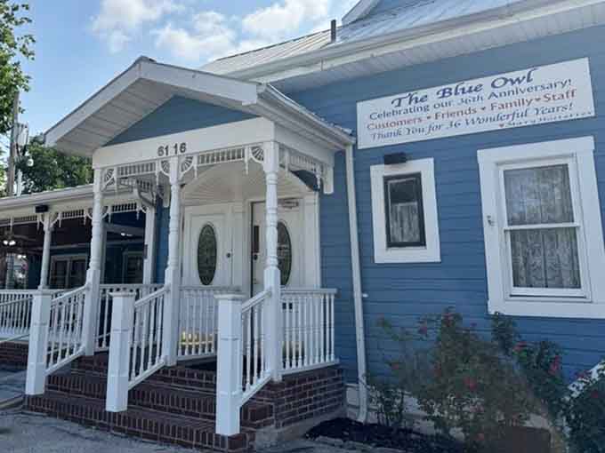 The quintessential small-town charm of The Blue Owl's entrance might fool you, but make no mistake &ndash; inside lurks pie engineering that would impress NASA.