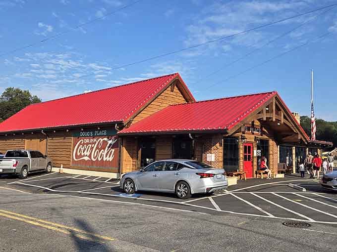That red roof isn't just for show; it's a homing beacon for anyone craving real Southern comfort food.