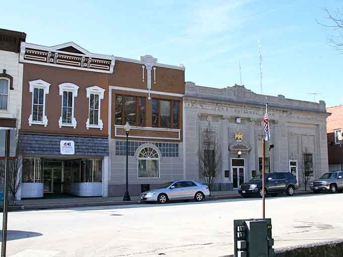 Downtown Paris looks like it escaped from a 1950s postcard and decided to just stay there forever.