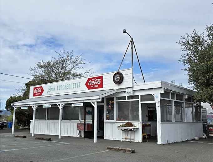 The covered porch beckons like a front-row seat to the greatest show on earth: authentic American comfort food.