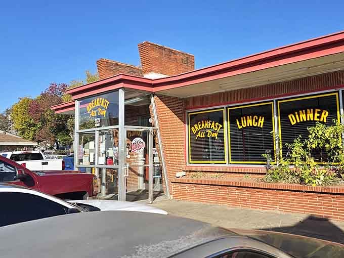 The yellow lettering promises three essential food groups: breakfast, lunch, and dinner. The fourth &ndash; pie &ndash; is implied.