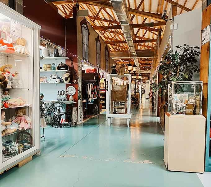 Step inside Bright's Antique World in Franklin, Kentucky, where you can find treasures for your home in this treasure hunter's paradise.