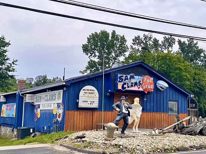 Two statues now welcome you to seafood paradise, because one guardian of deliciousness apparently wasn't quite enough.