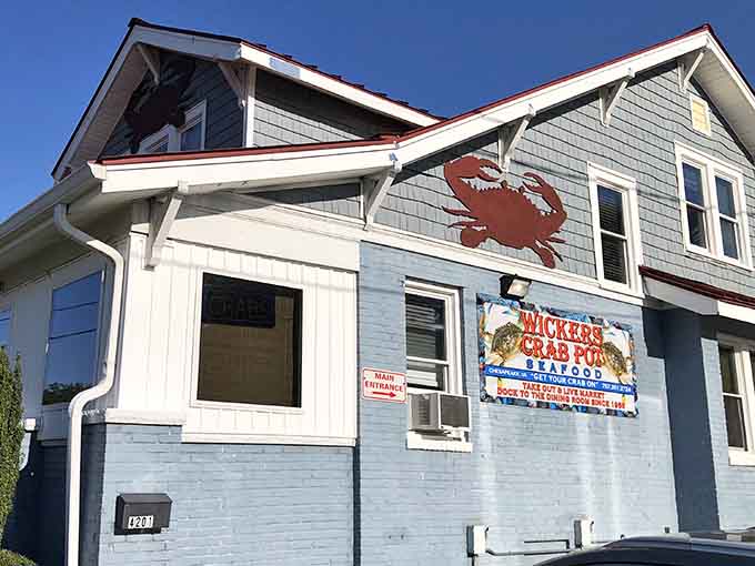 The giant crab on the building isn't just decoration&mdash;it's a promise of what awaits inside, like a delicious maritime bat signal for hungry patrons.