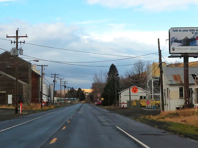 Wide open streets and mountain views remind you that elbow room doesn't have to cost a fortune in retirement.