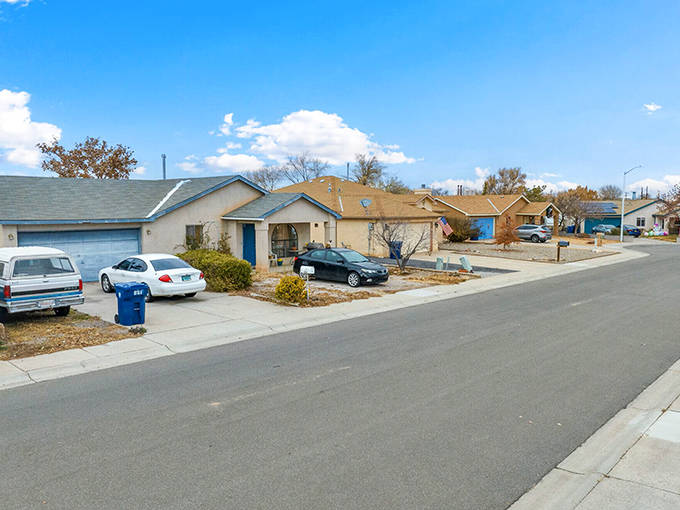 Quiet residential streets where neighbors actually wave to each other—Los Lunas neighborhoods offer that small-town charm with mountain views thrown in as a bonus.