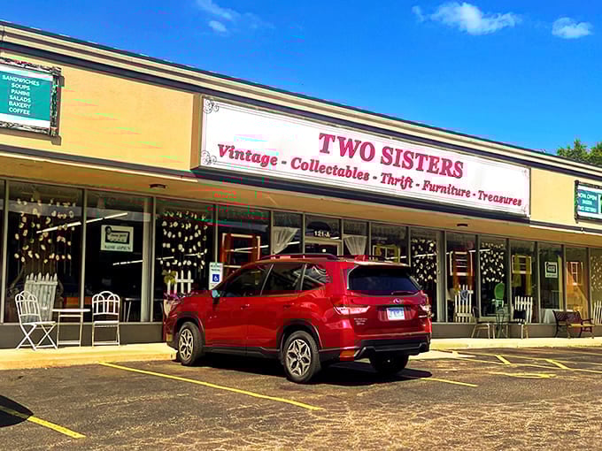 Sunshine and blue skies – the perfect backdrop for a day of treasure hunting at this Peoria gem.