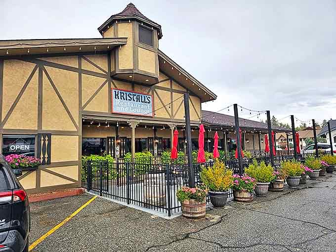 String lights twinkle above the patio like culinary constellations, promising memorable meals in this slice of German-inspired heaven in Leavenworth.