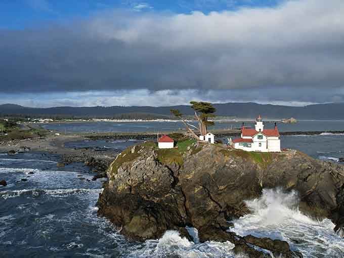 That moment when the Pacific decides to demonstrate why lighthouse keepers earned every penny of their salary.