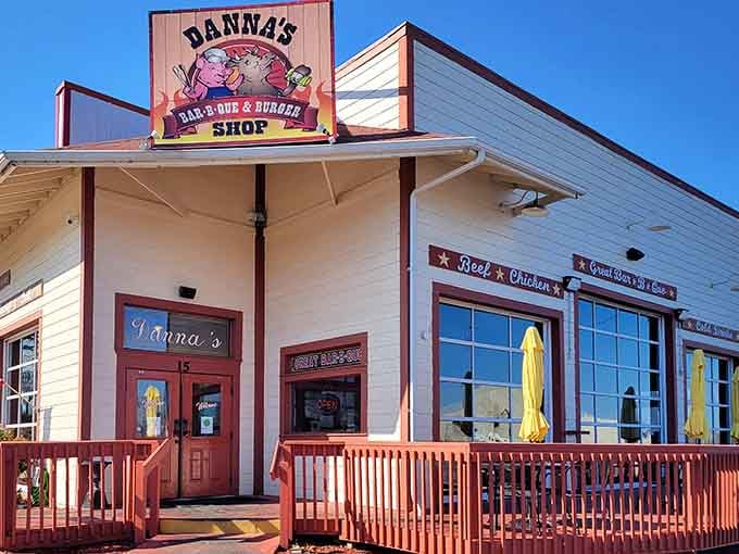 That cheerful pig mascot knows something you don't yet: the best meal of your Branson trip awaits inside.
