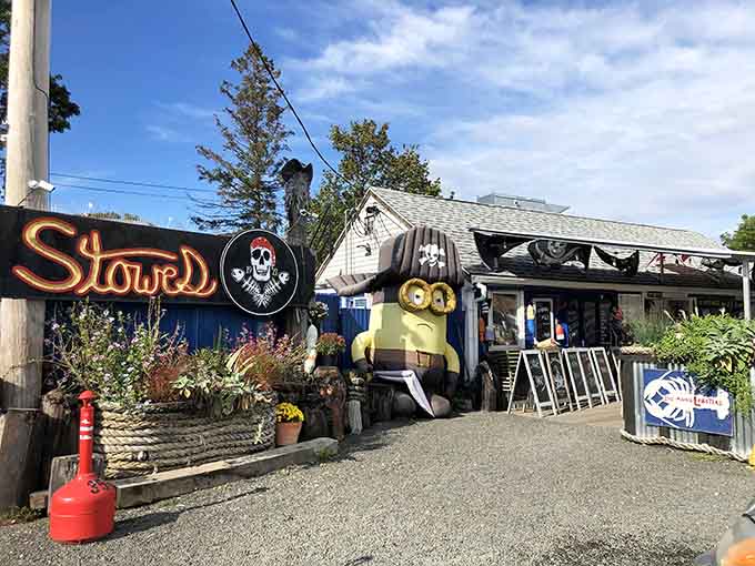 That pirate skull isn't warning you away&mdash;it's inviting you to discover West Haven's seafood treasure trove.