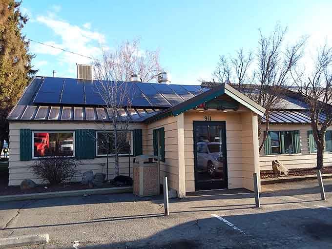 Don't let the modest facade fool you—behind that metal roof and simple entrance lies a wonderland of comfort food that would make your grandmother both proud and jealous.