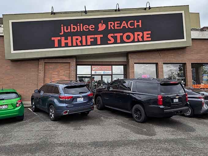 Large windows flood the space with natural light, making it easy to inspect your potential purchases properly.