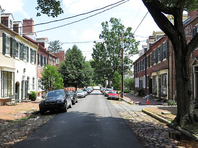 Cobblestone streets lined with colonial-era homes create New Castle's time-capsule charm. History doesn't just live here&mdash;it invites you for afternoon tea.