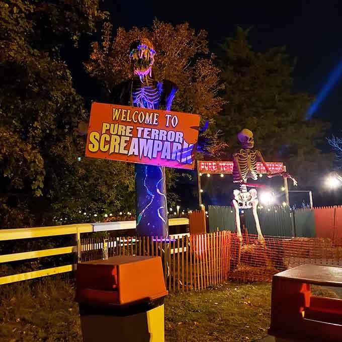 That welcoming committee really commits to making a first impression you won't soon forget, folks.