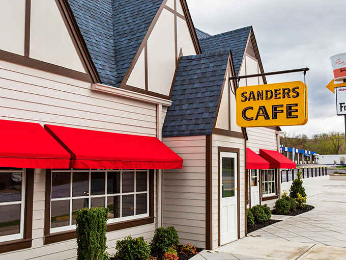 The Sanders Caf&eacute; sign still hangs proudly, welcoming hungry travelers just like it did decades ago along Highway 25.
