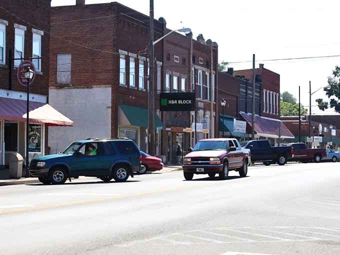 These vintage storefronts have been welcoming cave explorers and road-trippers for generations, and they're still going strong today.