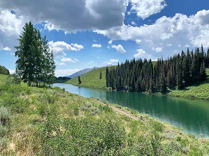 Meridian Lake offers serene waters and mountain views that make you forget your phone exists, at least temporarily.