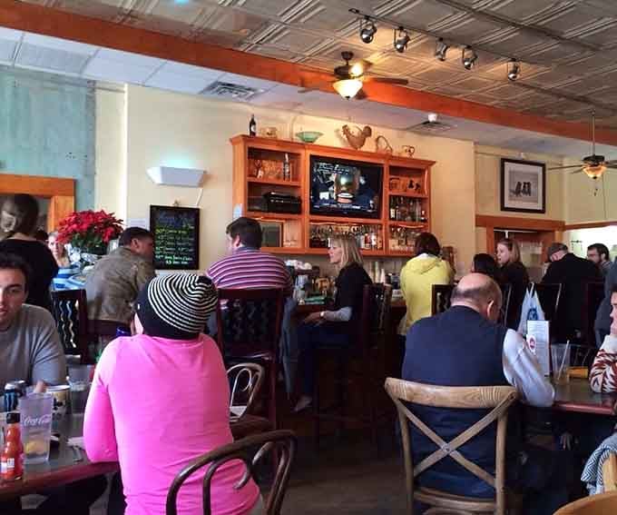 When the dining room fills up like this, you know you've found something special that the locals have been hoarding. Photo credit: <a href="https://www.yelp.com/user_details?userid=vthSLGfTLGKkltEMQks9Pg" target="_blank" rel="noopener noreferrer">Rachel O.</a>	When the dining room fills up like this, you know you've found something special that the locals have been hoarding.