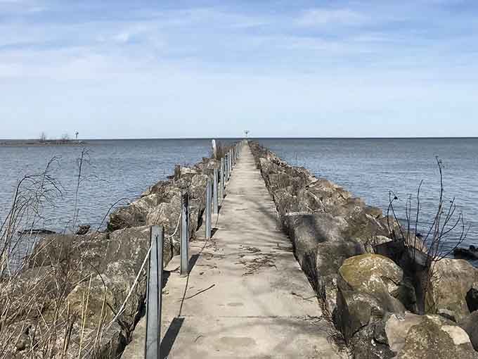 That concrete walkway extends so far you'll wonder if Canada's just around the bend waiting to say hello.