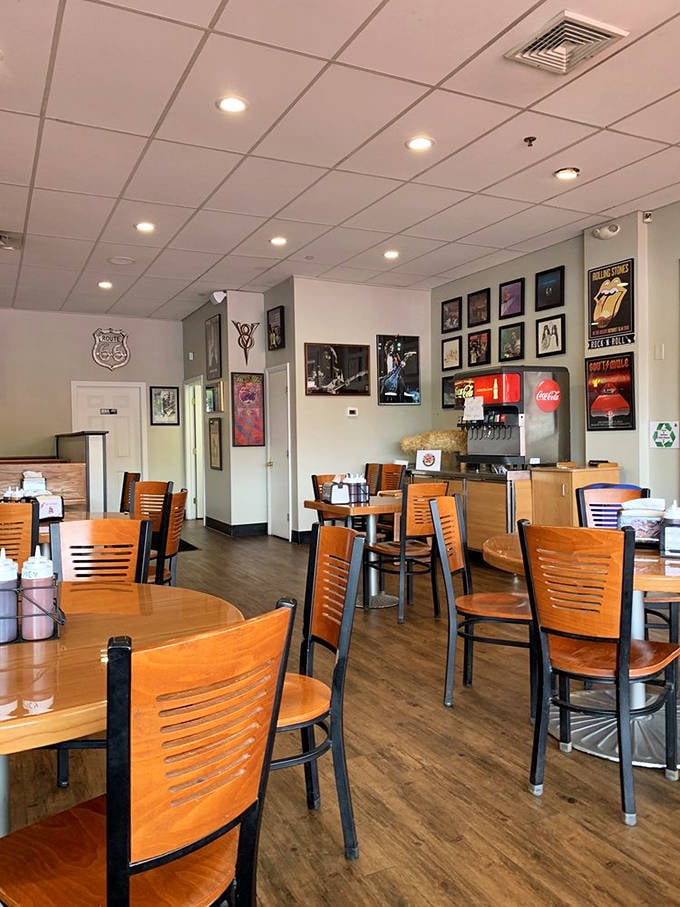 Rock posters and simple furnishings create that perfect "focus on the food" atmosphere. No distractions from the smoky main event.