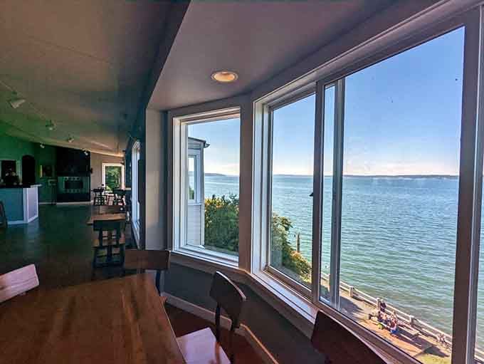 Panoramic water views transform every meal into a special occasion, even if you're just grabbing a quick slice.