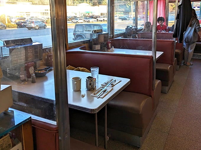 Every angle of this place screams authentic diner charm—no wonder locals have been keeping this secret for years.