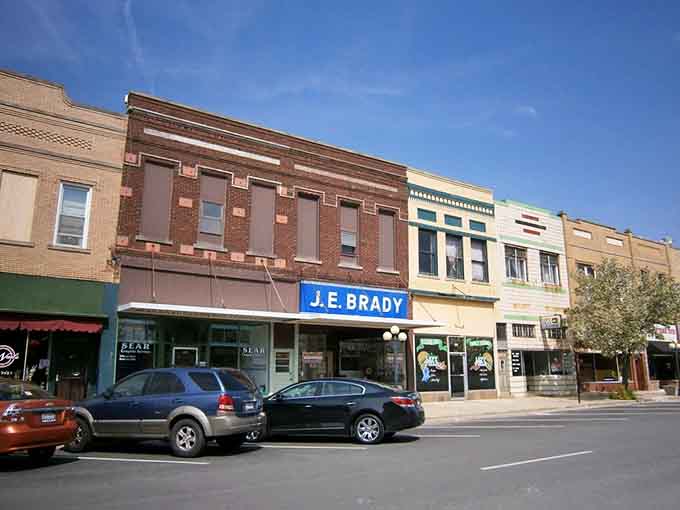 These well-preserved facades stand shoulder to shoulder like old soldiers, proud survivors of decades that tried but failed to erase character.