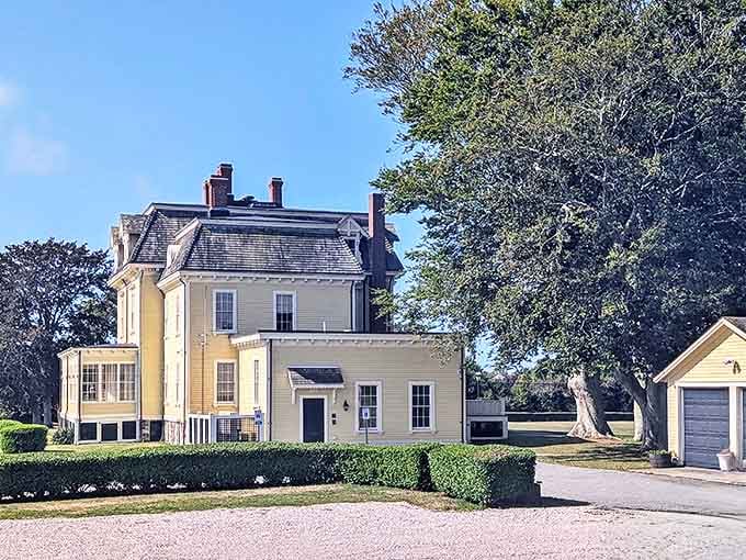 The elegant Eisenhower House stands in stark contrast to the fort's military austerity. From cannons to cocktails&mdash;this is Newport's range of historical experiences.