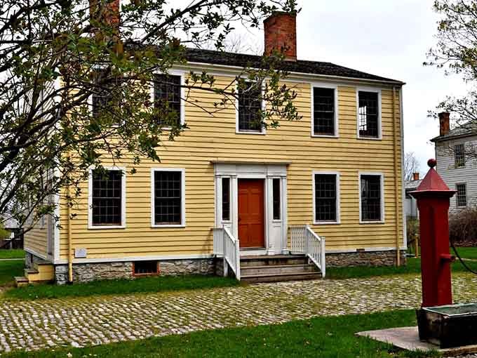 Hosmer's Inn welcomes visitors with classic architecture that screams "I'm fancy" in the most dignified 19th-century way possible.