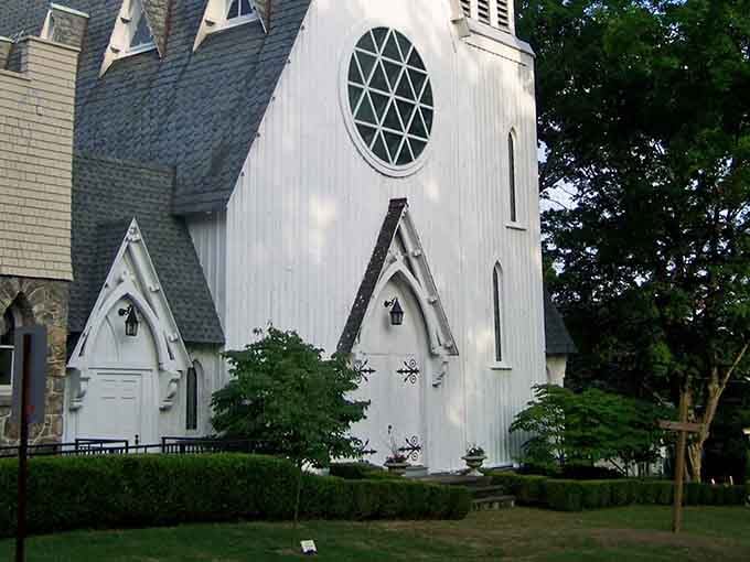 Another beautiful white church, because apparently High Bridge collected them like some people collect snow globes.