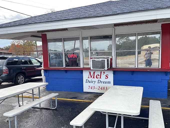 Mel's Dairy Dream serves up frozen treats in classic roadside style, because some traditions are too delicious to abandon.
