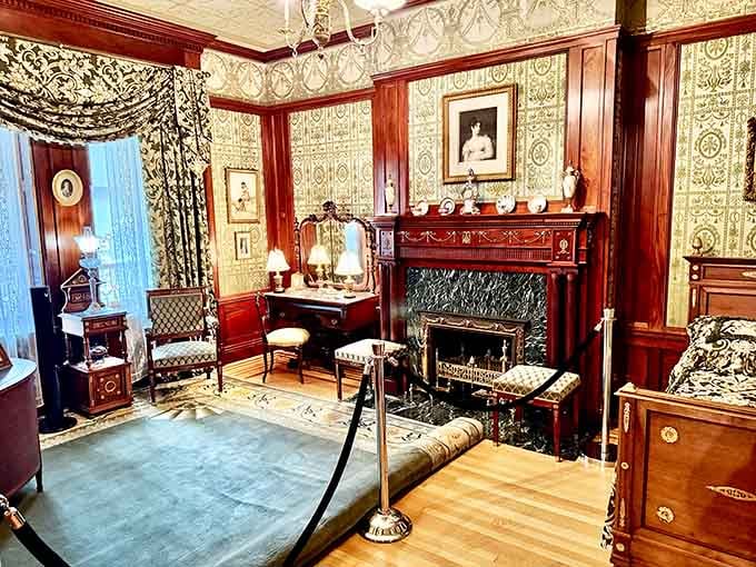 Another room drowning in gorgeous details, because apparently one opulent space just wasn't enough for these overachievers.