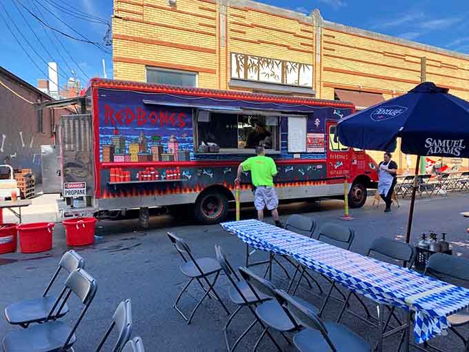 The Redbones food truck brings smoky goodness to the streets, because barbecue shouldn't be confined indoors.