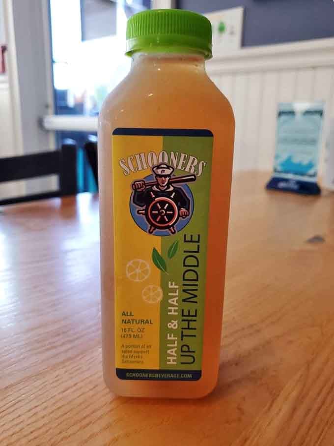 Half lemonade, half iced tea, all refreshing. Schooners' Half & Half Up The Middle provides the perfect palate cleanser between bites of briny goodness.