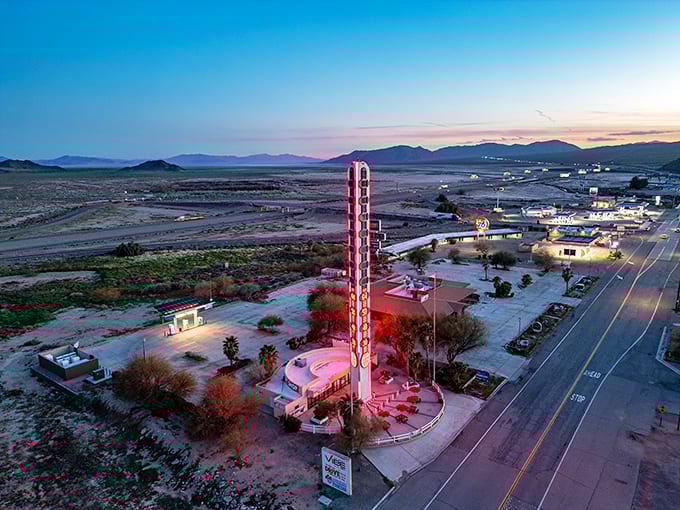 This towering thermometer lights up the night sky while keeping track of Mojave's scorching temperatures.