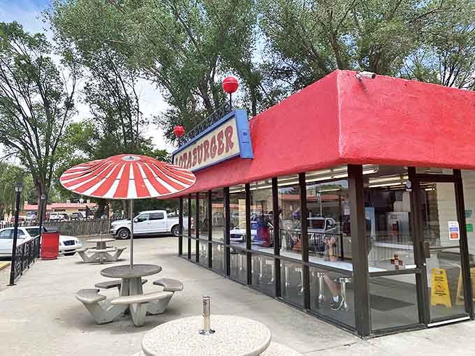 Blake's Lotaburger stands as a beloved New Mexican institution where green chile transforms the humble hamburger into something transcendent.
