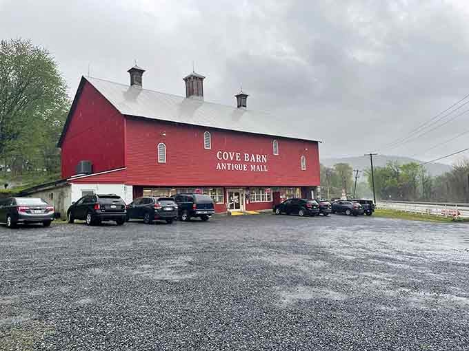 That classic red barn now houses treasures from yesteryear, because Pennsylvania loves a good repurposing story with character.