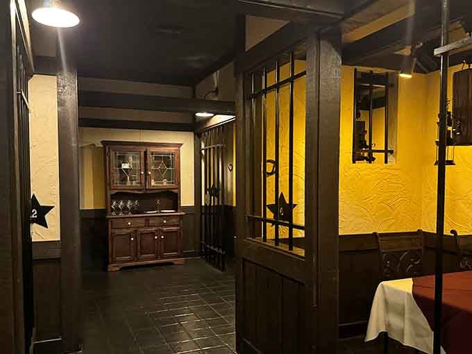The Cellblock Steakhouse takes "theme dining" to new heights with jail-cell booths where the only crime is leaving food on your plate.
