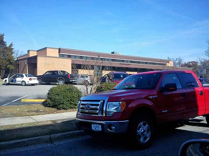 Even the post office looks inviting here, which is saying something for a place usually associated with lines.