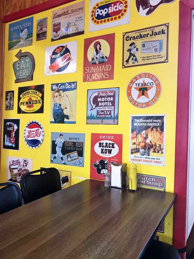 Every vintage sign tells a story, from Cracker Jack to Texaco, creating a museum you can actually eat in.