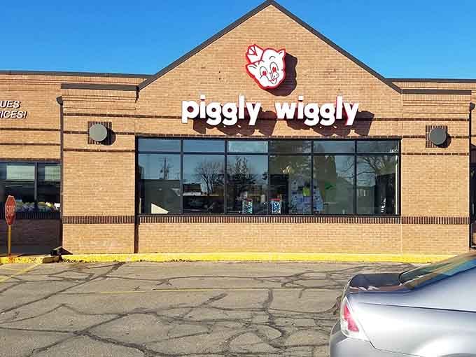 Even the Piggly Wiggly looks cheerful here where grocery shopping doesn't require choosing between eating and paying rent monthly.