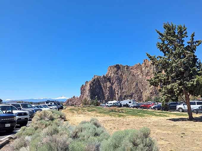 The parking area fills quickly on weekends because word gets out when you've got views this spectacular nearby.