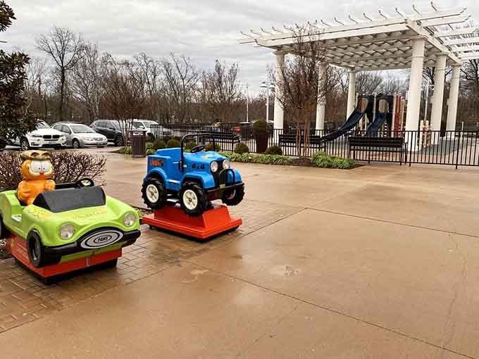 Kid-friendly amenities mean the little ones stay entertained while parents contemplate just one more store before heading home for the day.
